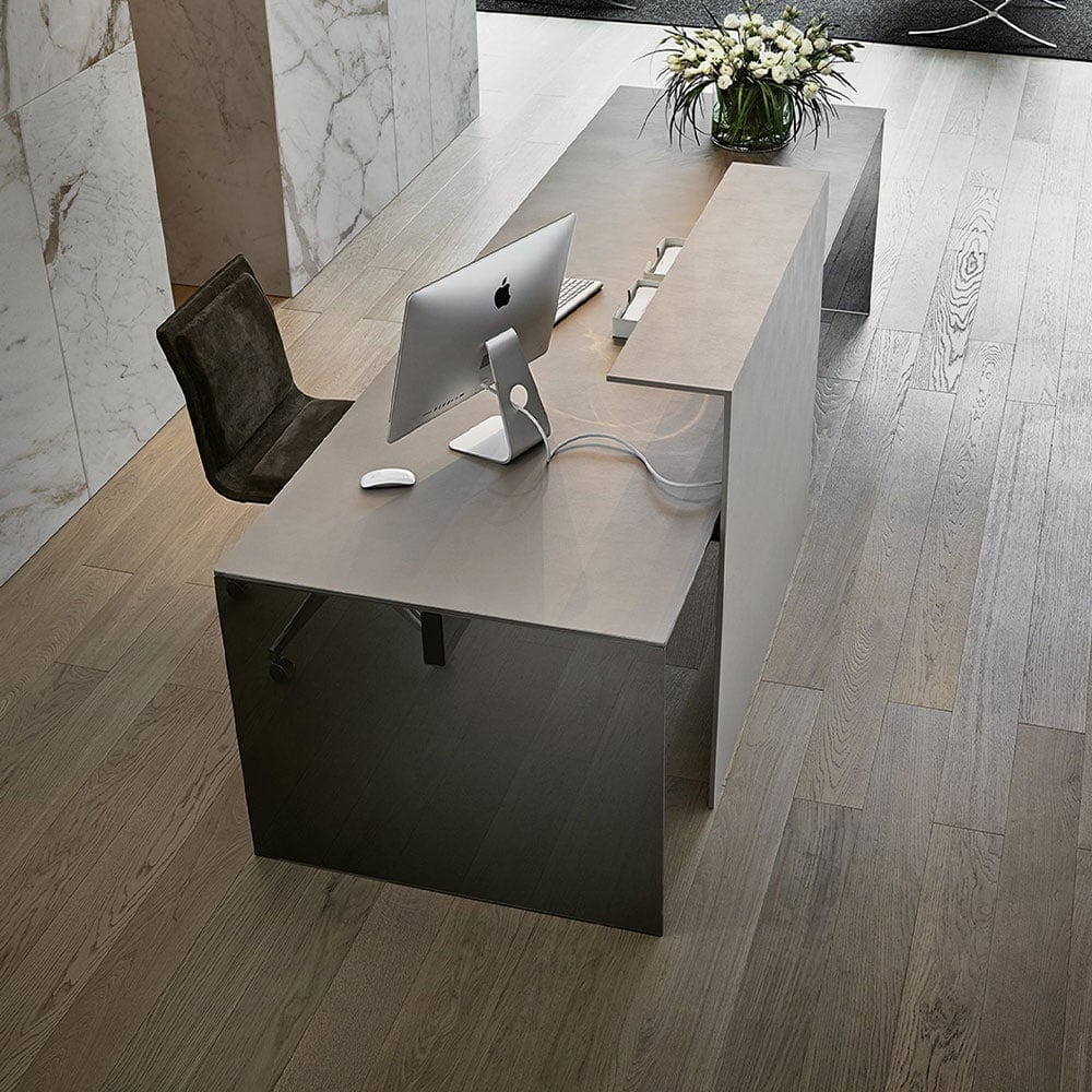 ddc | Air Desk Modesty